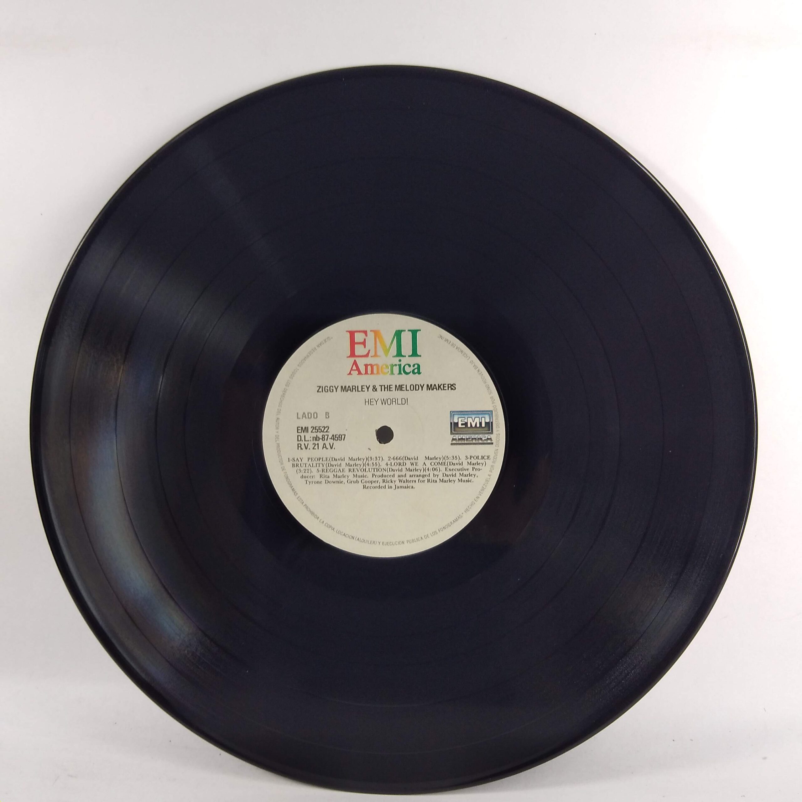 Ziggy Marley & The Melody Makers – Hey World – Sonero Colombia